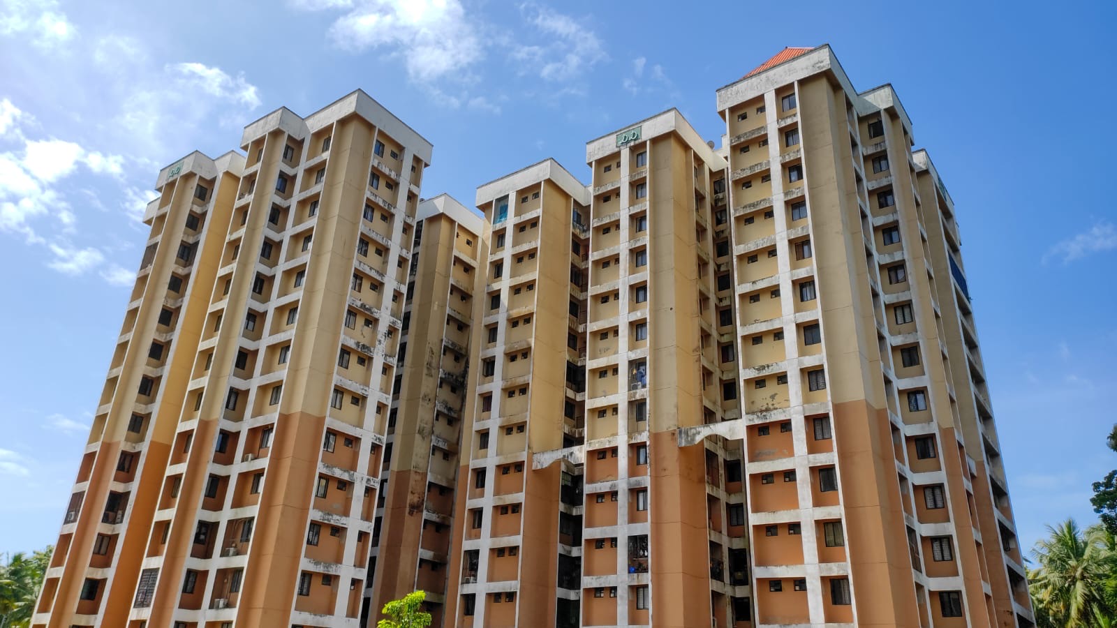 2BHK Fully furnished flat for rent at DD Diamond District Pangappara ...