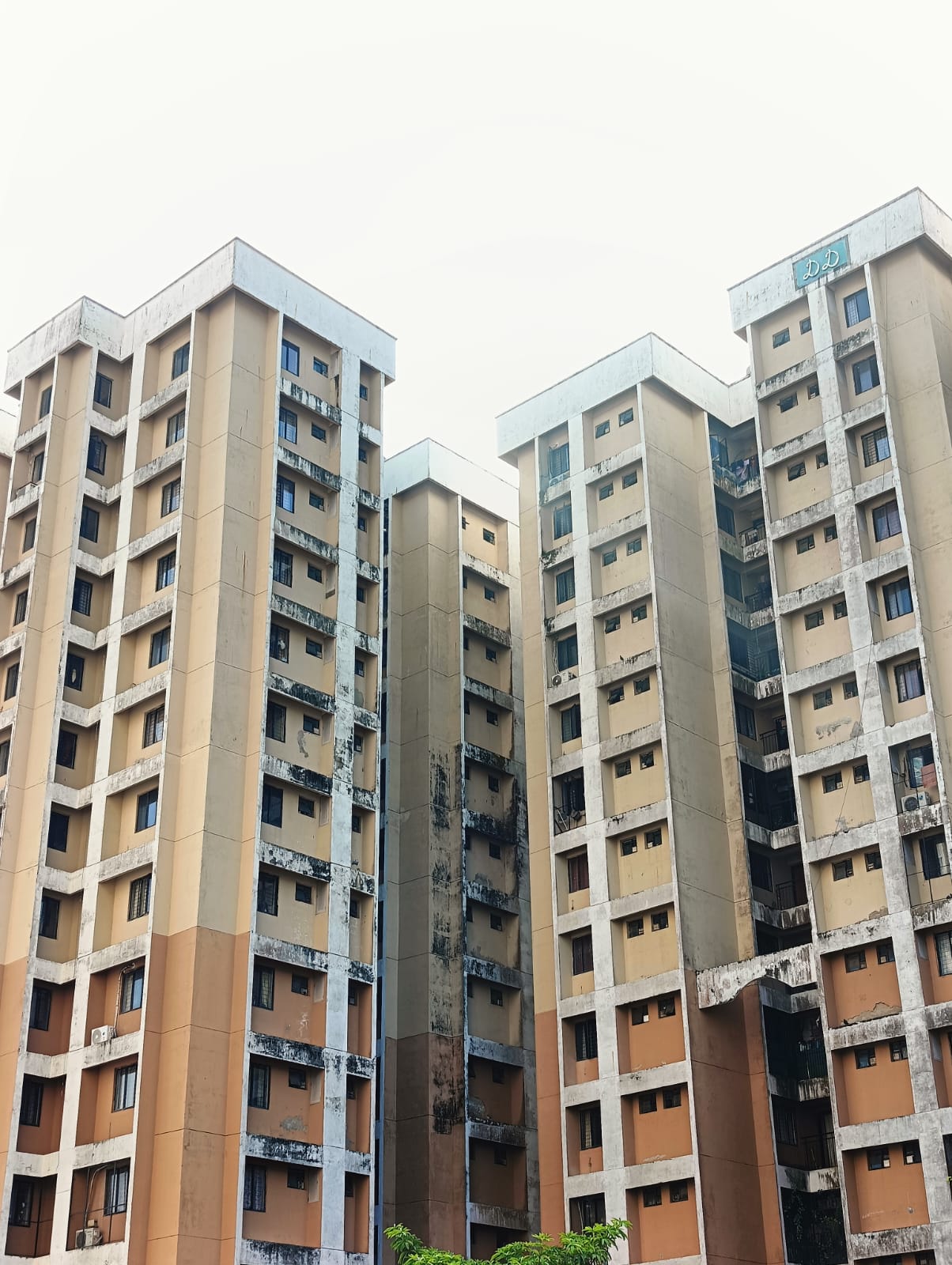 2BHK UN furnished flat for rent at DD Diamond District Pangappara ...